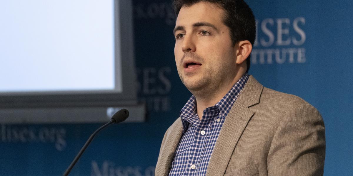 Rothbardian Analysis of the Constitution | Mises Institute