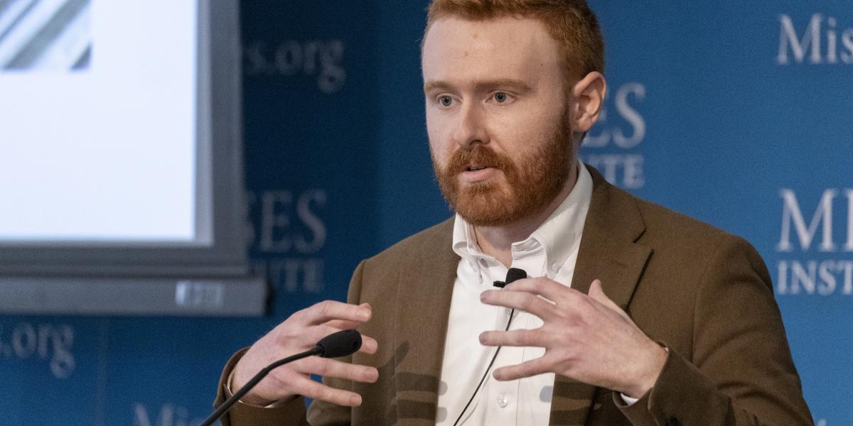 Rothbardian Insights on the Political Economy of Mass Media | Mises ...